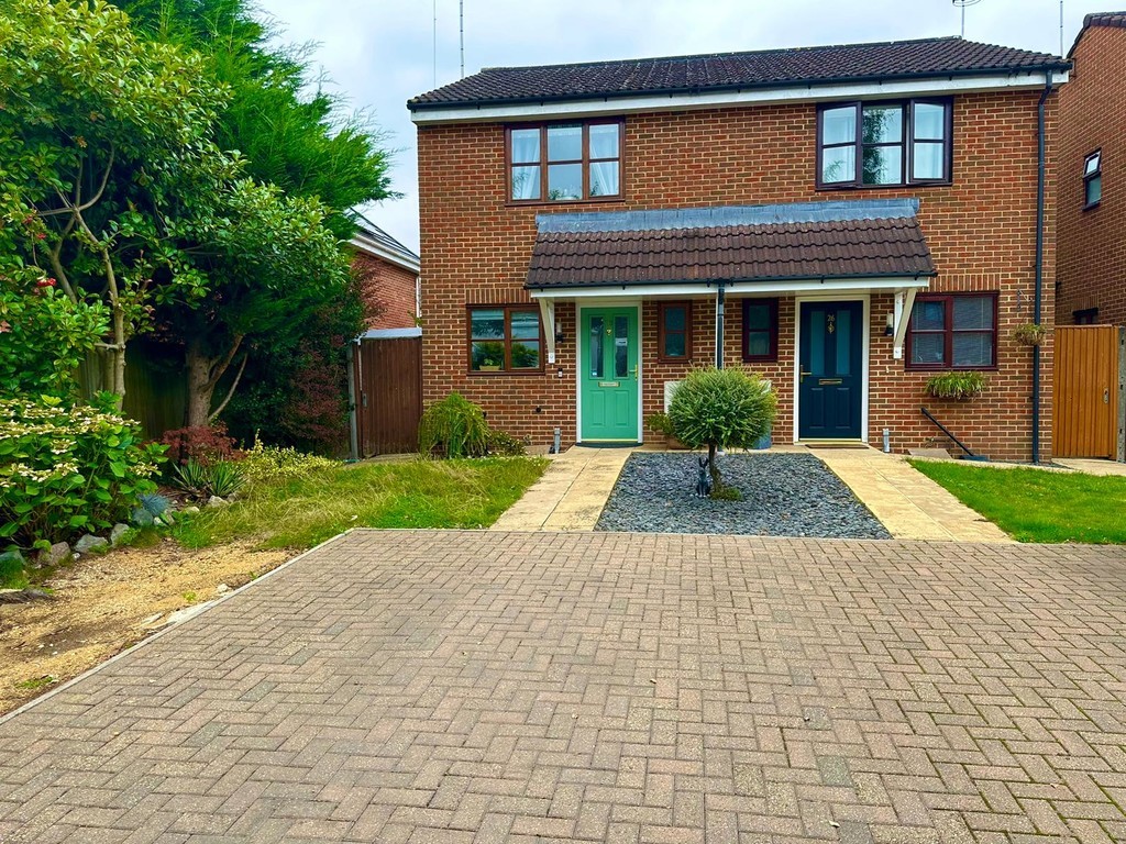 Sycamore Drive, Ash Vale, 2 bedroom, Semi-Detached House